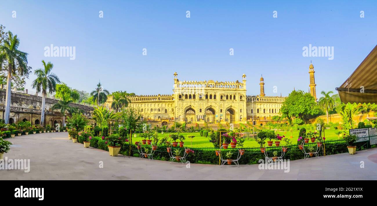 Bara Imambara and Rumi Darwaza Stock Photo - Alamy