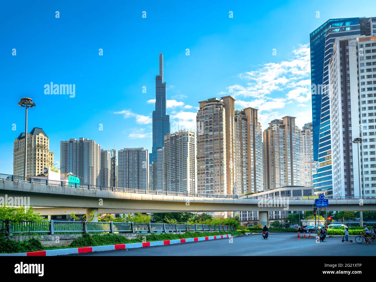 Finance and high traffic in high rise building hi-res stock photography ...