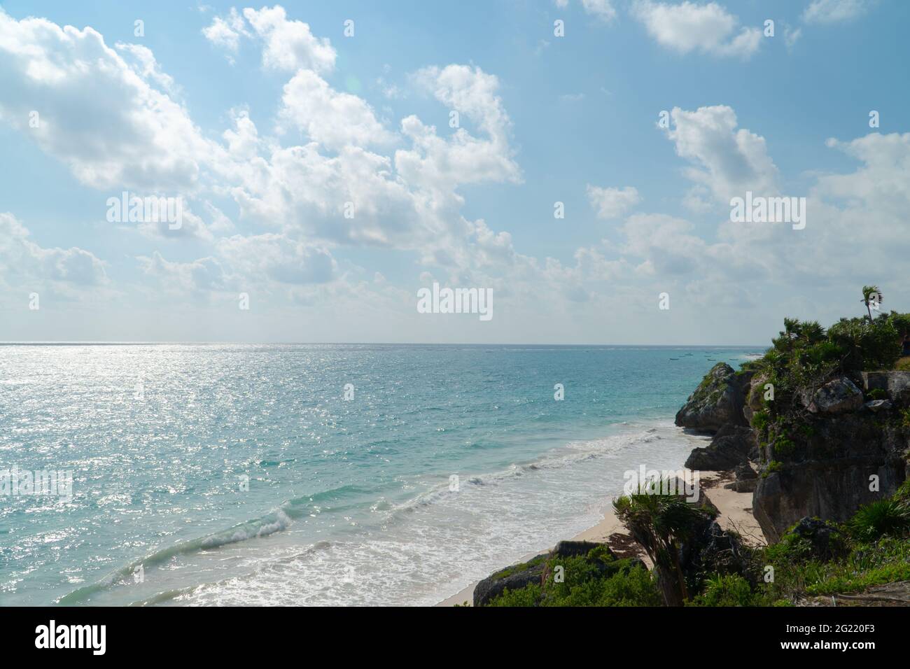 Ocean overlook from Mayan ruins of Tulum Stock Photo - Alamy