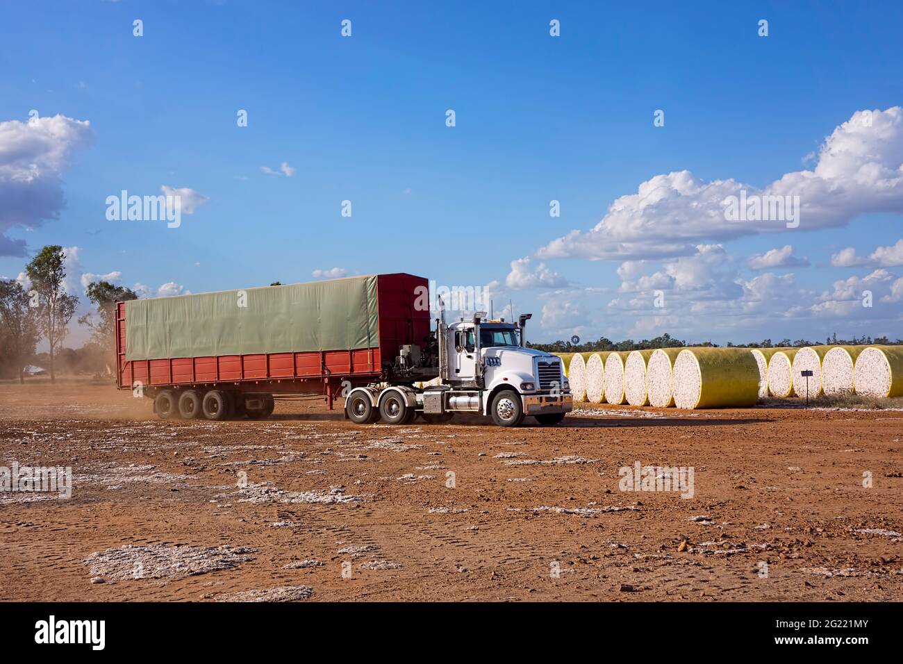 Truck delivery raw material hi-res stock photography and images - Alamy