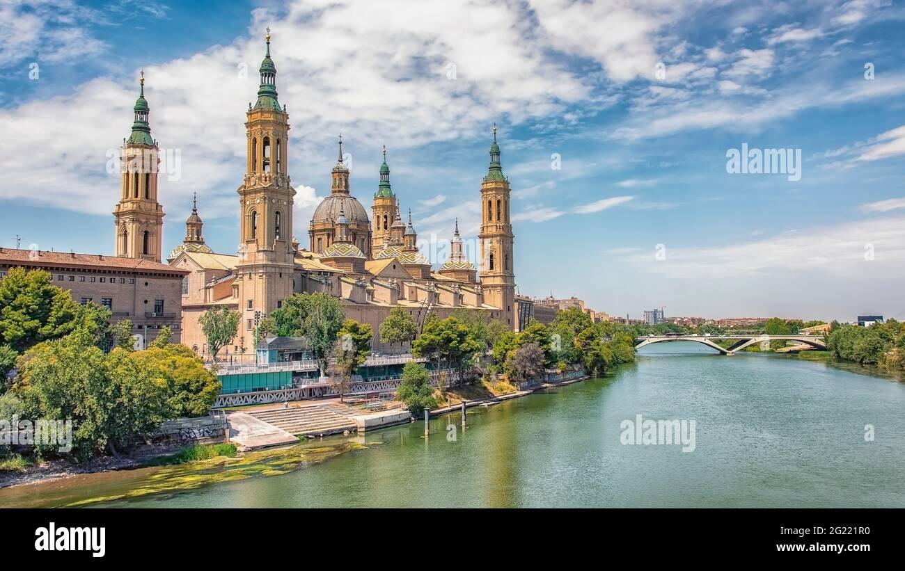 Zaragoza landmark hi-res stock photography and images - Alamy