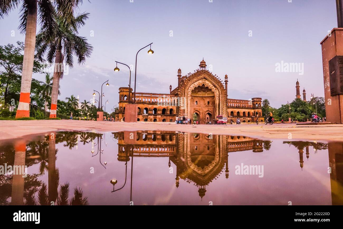 Bara Imambara and Rumi Darwaza Stock Photo - Alamy