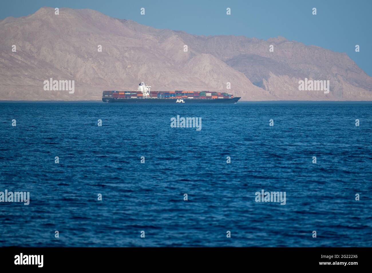 Strait of hormuz oman tanker hi-res stock photography and images - Alamy