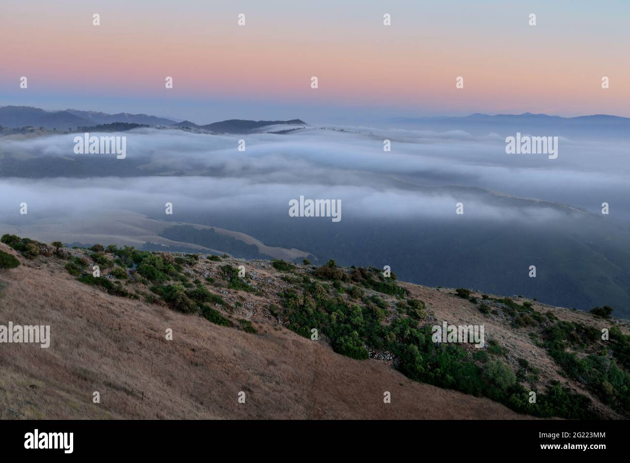 Fog rolling over Salinas Valley via Fremont Peak State Park, Monterey ...