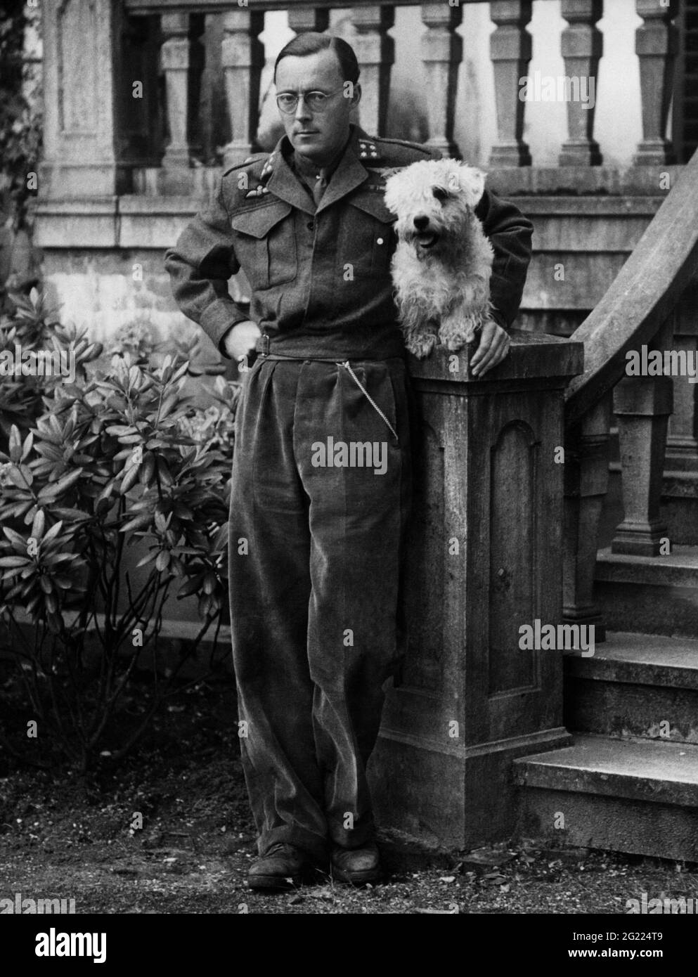 Dutch uniform hi-res stock photography and images - Alamy