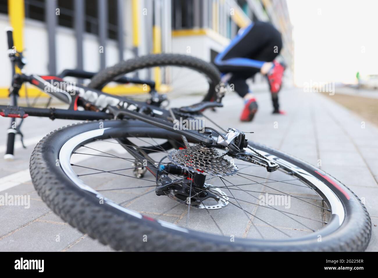 Cyclist fallen from bike hi-res stock photography and images - Alamy