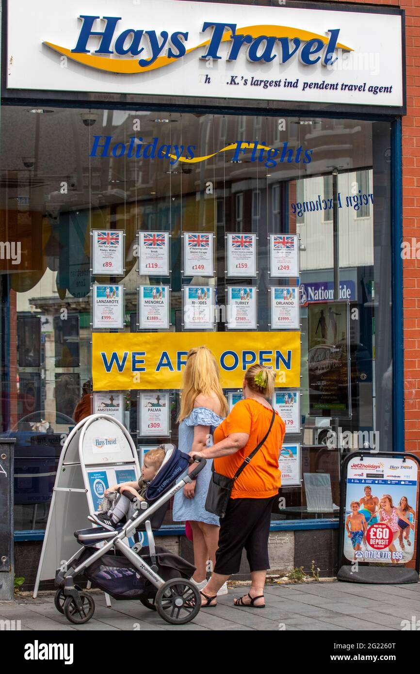 Hays travel logo High Resolution Stock Photography and Images - Alamy