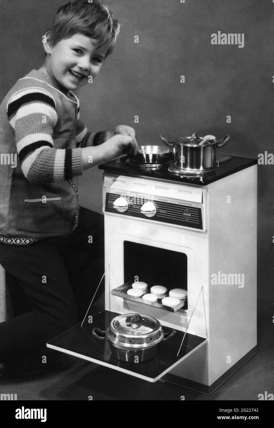 1950s children hi-res stock photography and images - Alamy