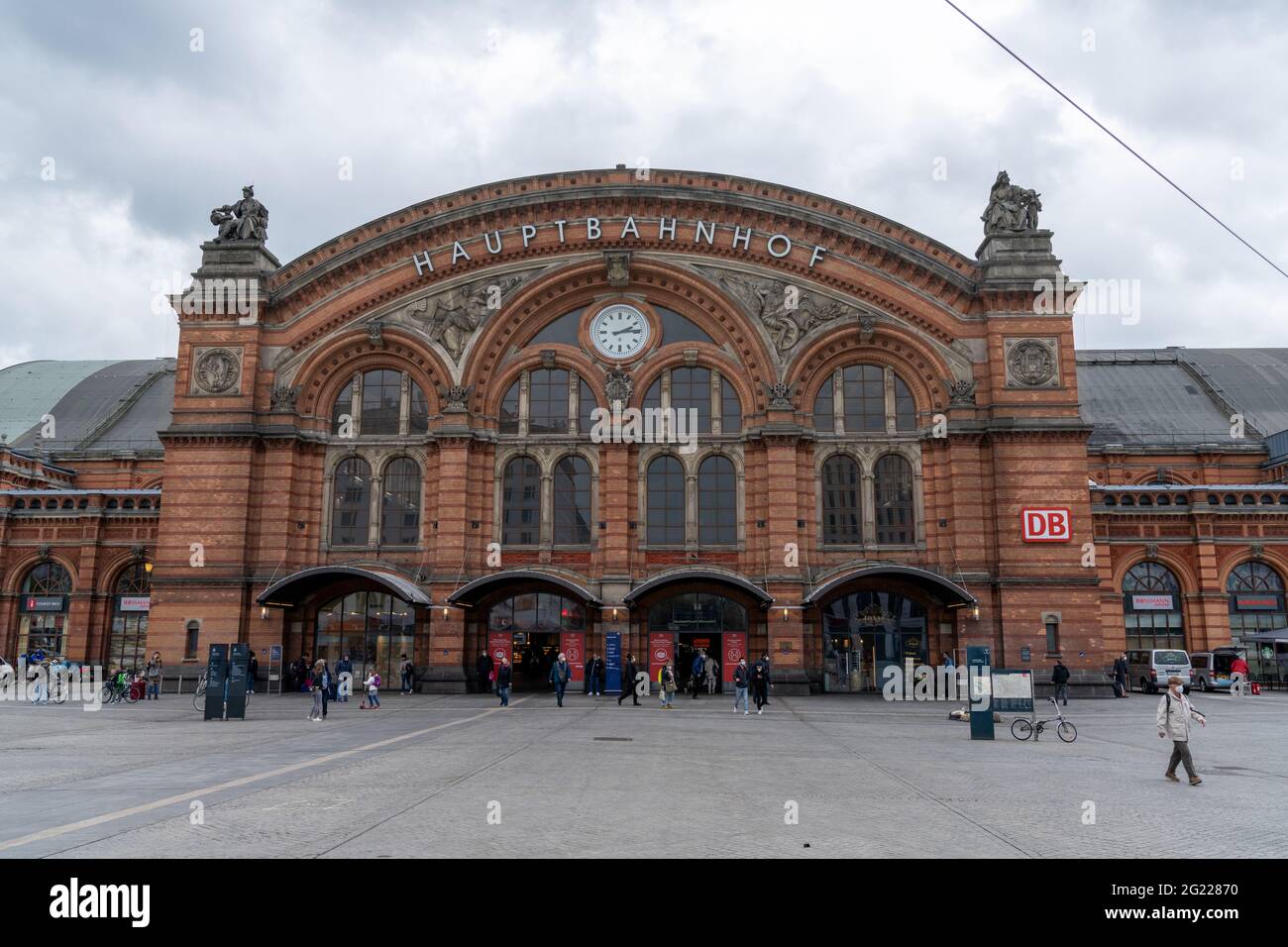 Bremen main train station hi-res stock photography and images - Alamy