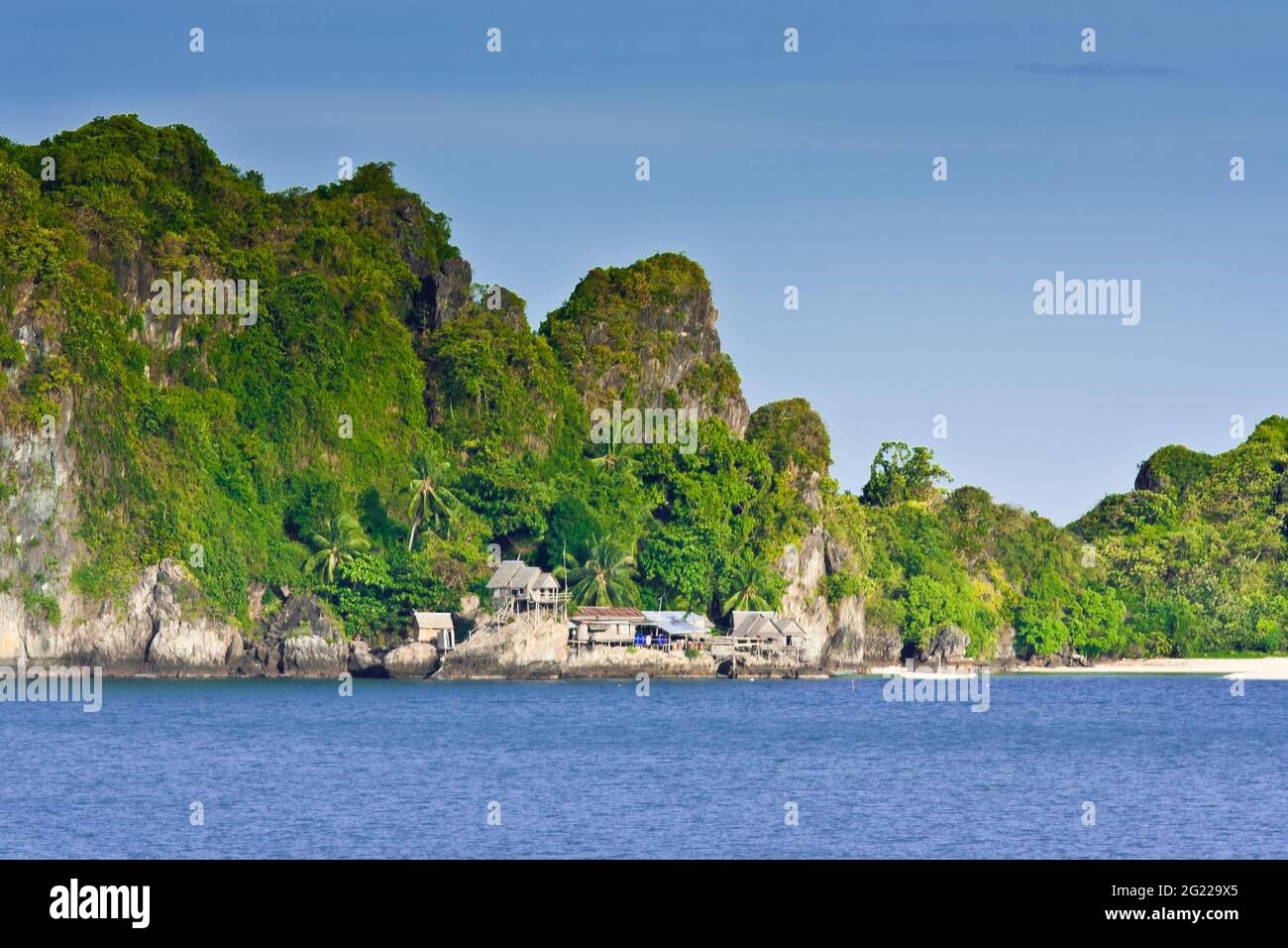 Tropical remote island in the ocean,Thailand Stock Photo - Alamy