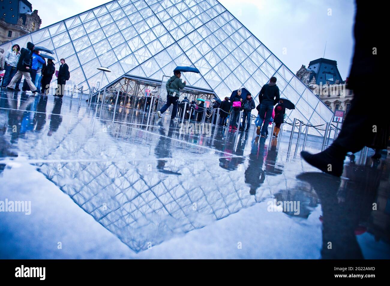 Details of the famous glass pyramid at the Louvre, Paris Stock Photo ...