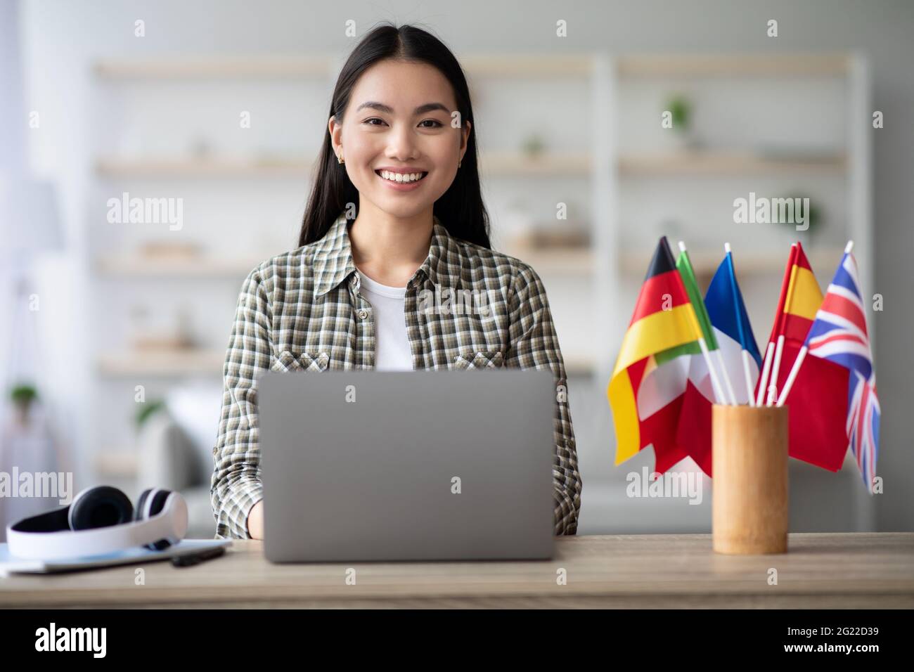 Foreign language teacher hi-res stock photography and images - Alamy