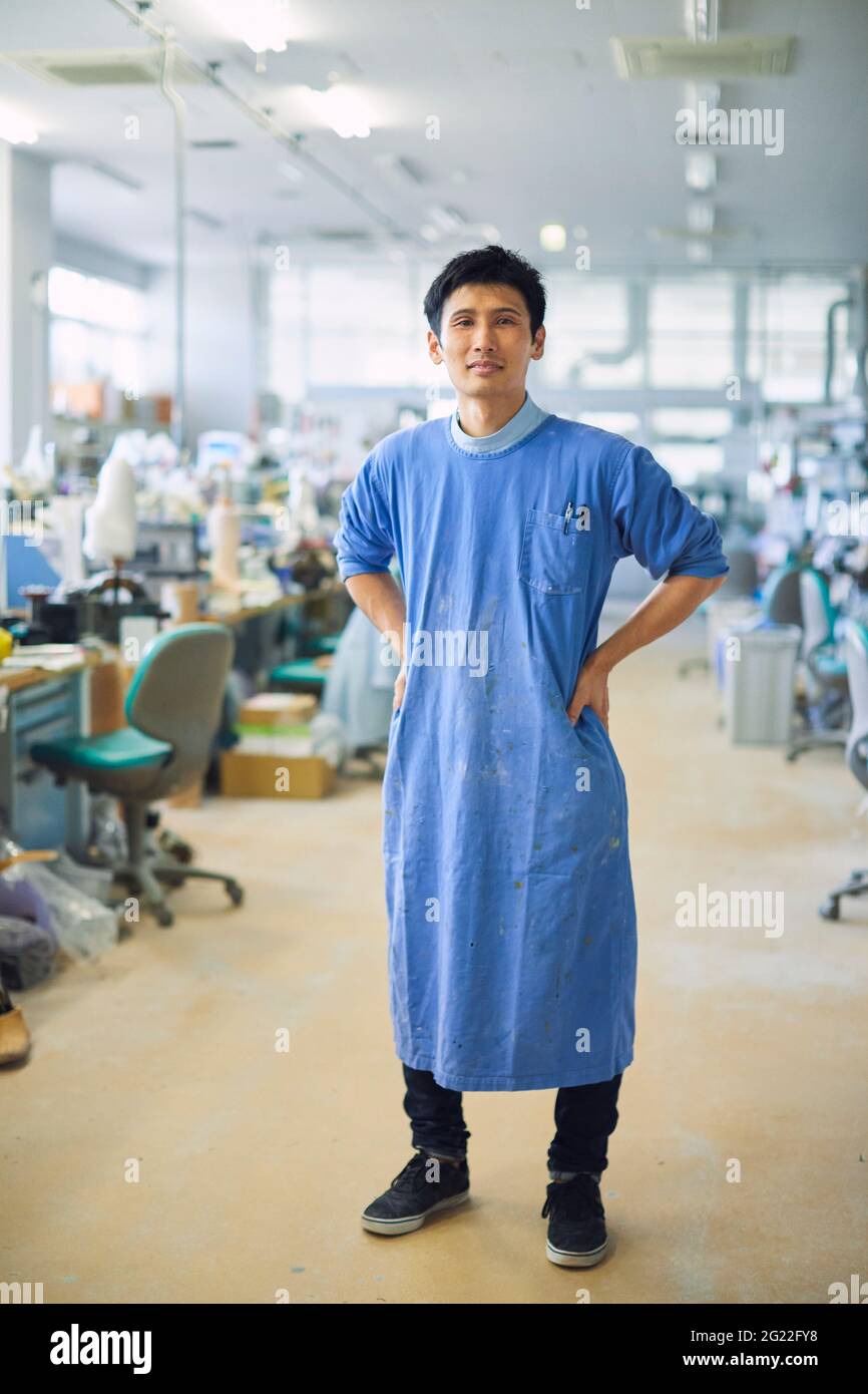 Whole leg prosthetic hi-res stock photography and images - Alamy