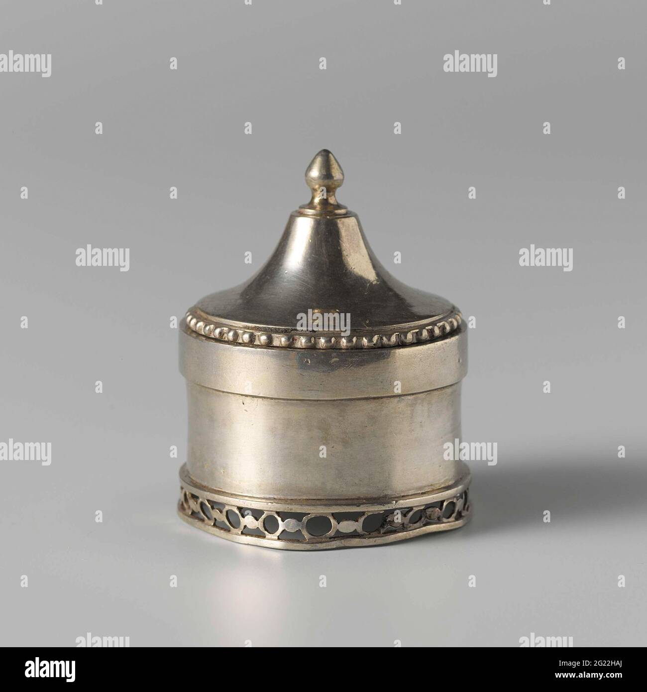 Shape of an inverted funnel hi-res stock photography and images - Alamy