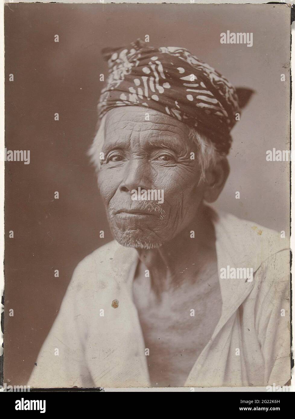 Portrait of an Indian man Stock Photo - Alamy