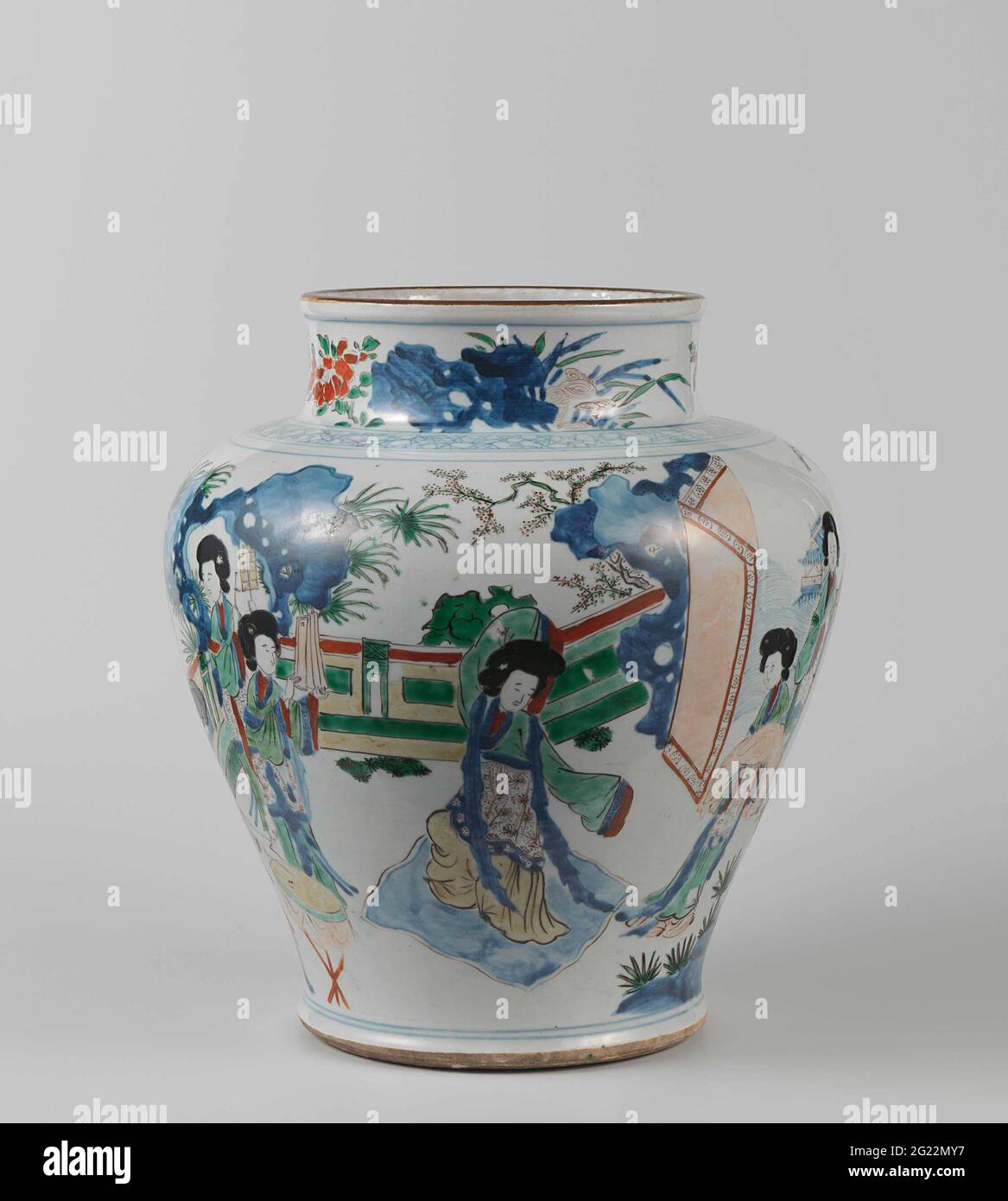 Seated chinese lady surrounded hi-res stock photography and images - Alamy