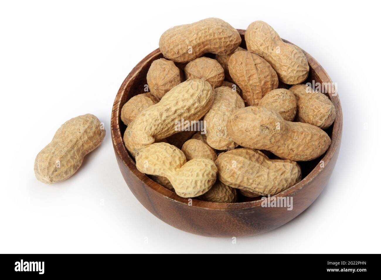 Fresh shelled peanuts in bamboo plate Stock Photo - Alamy