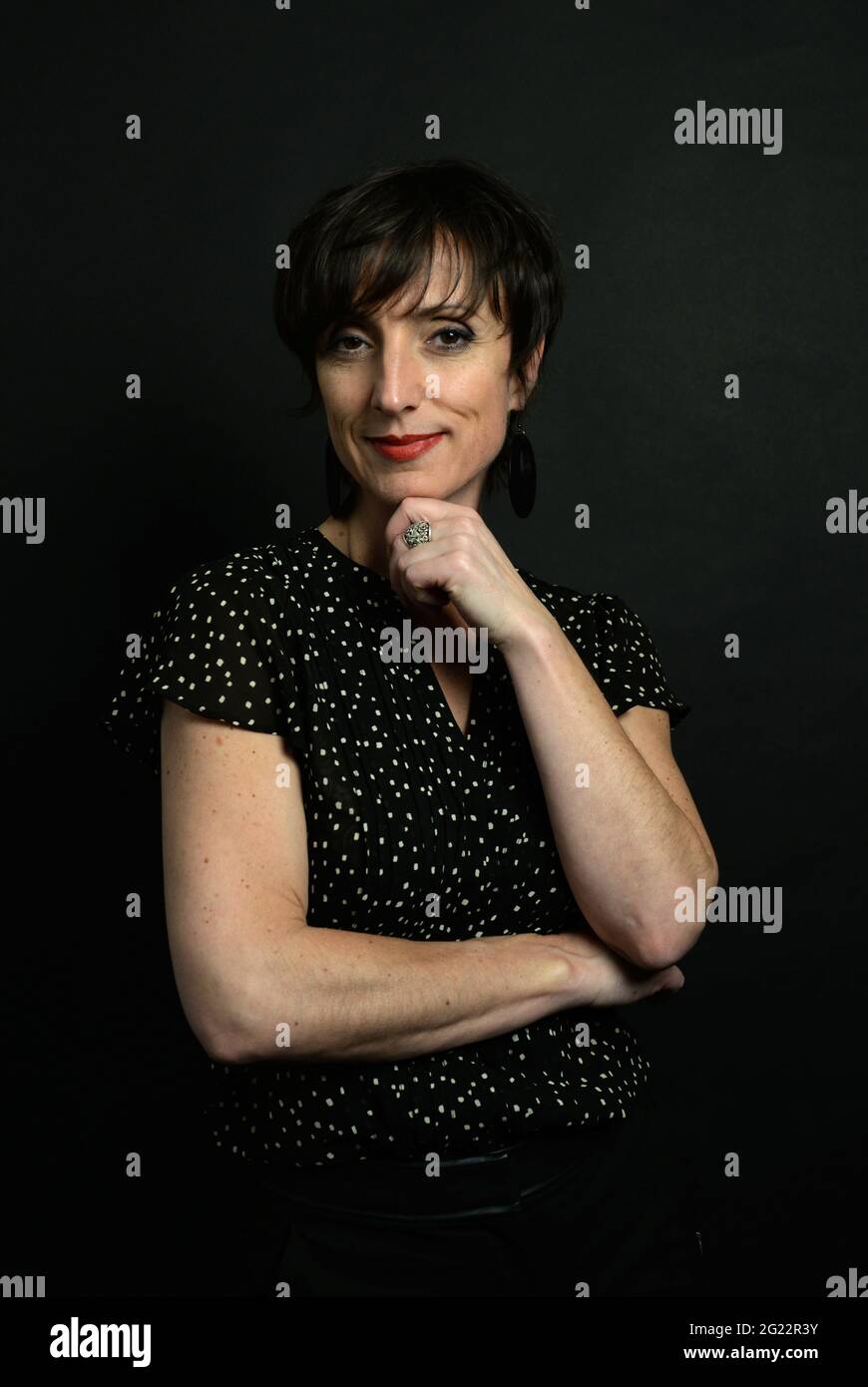 Caroline Montier sings Barbara Stock Photo - Alamy