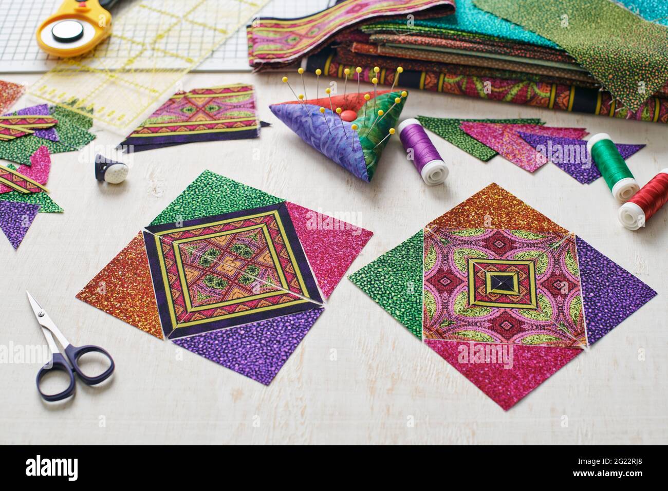 Patchwork quilt triangle hi-res stock photography and images - Alamy