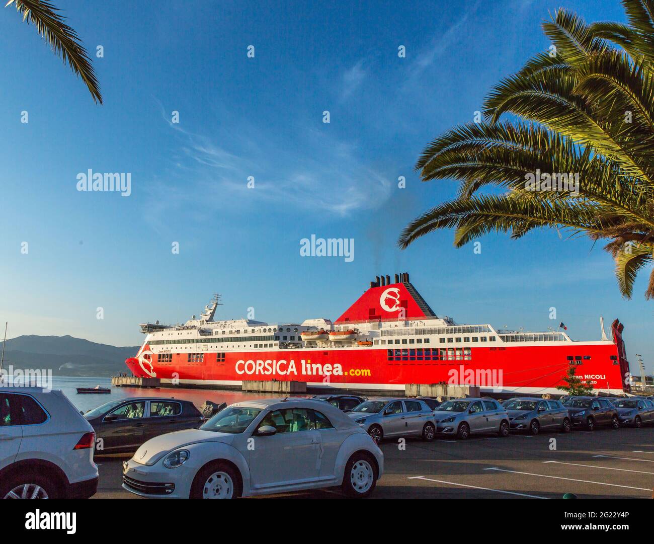 Línea de ferry hi-res stock photography and images - Alamy