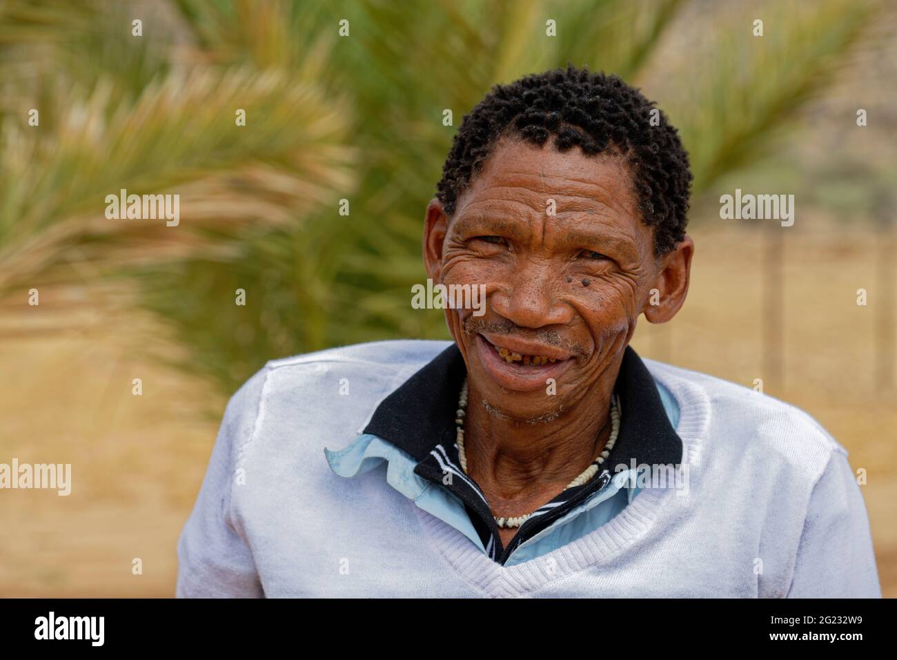 Bushman portrait hi-res stock photography and images - Alamy