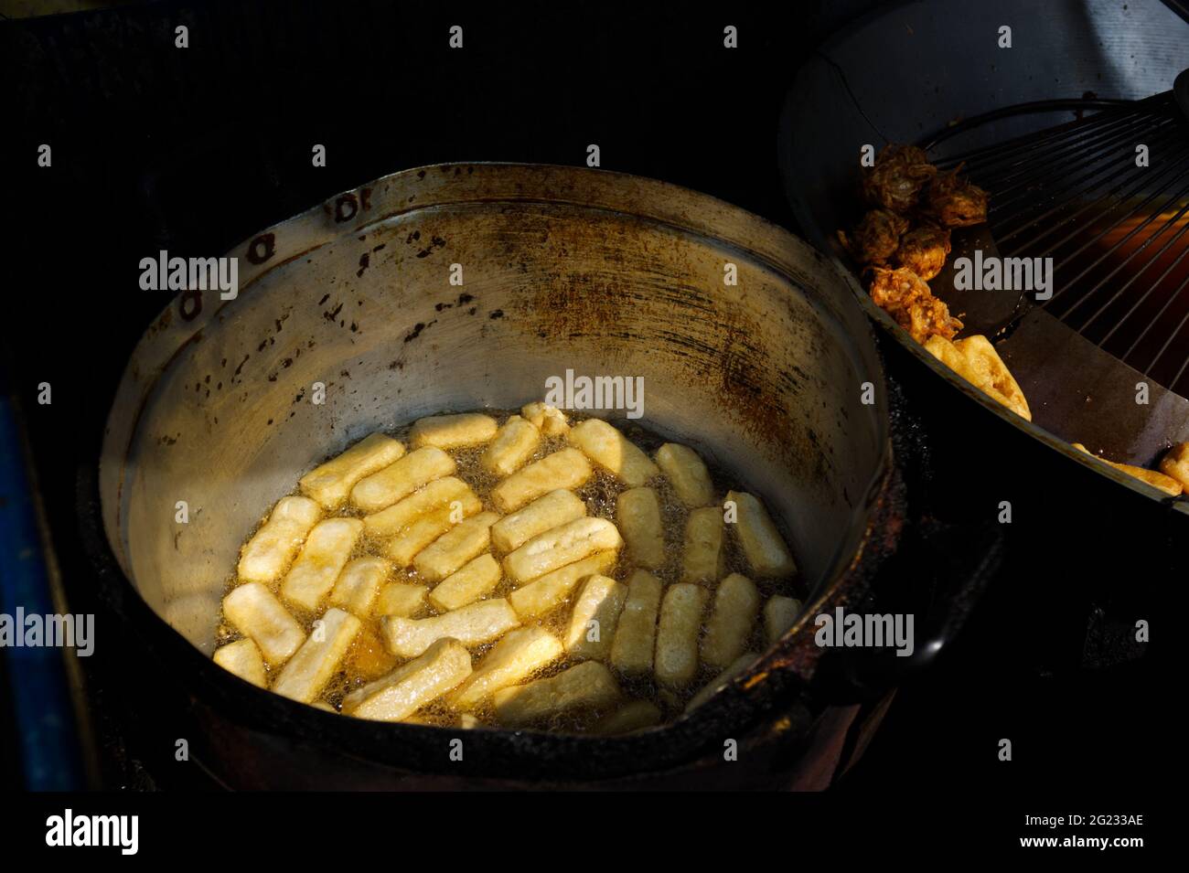 Fried Taro Cake Vegetarian (Zhu Jiao Quan)and Fried Tofu , THAI street ...