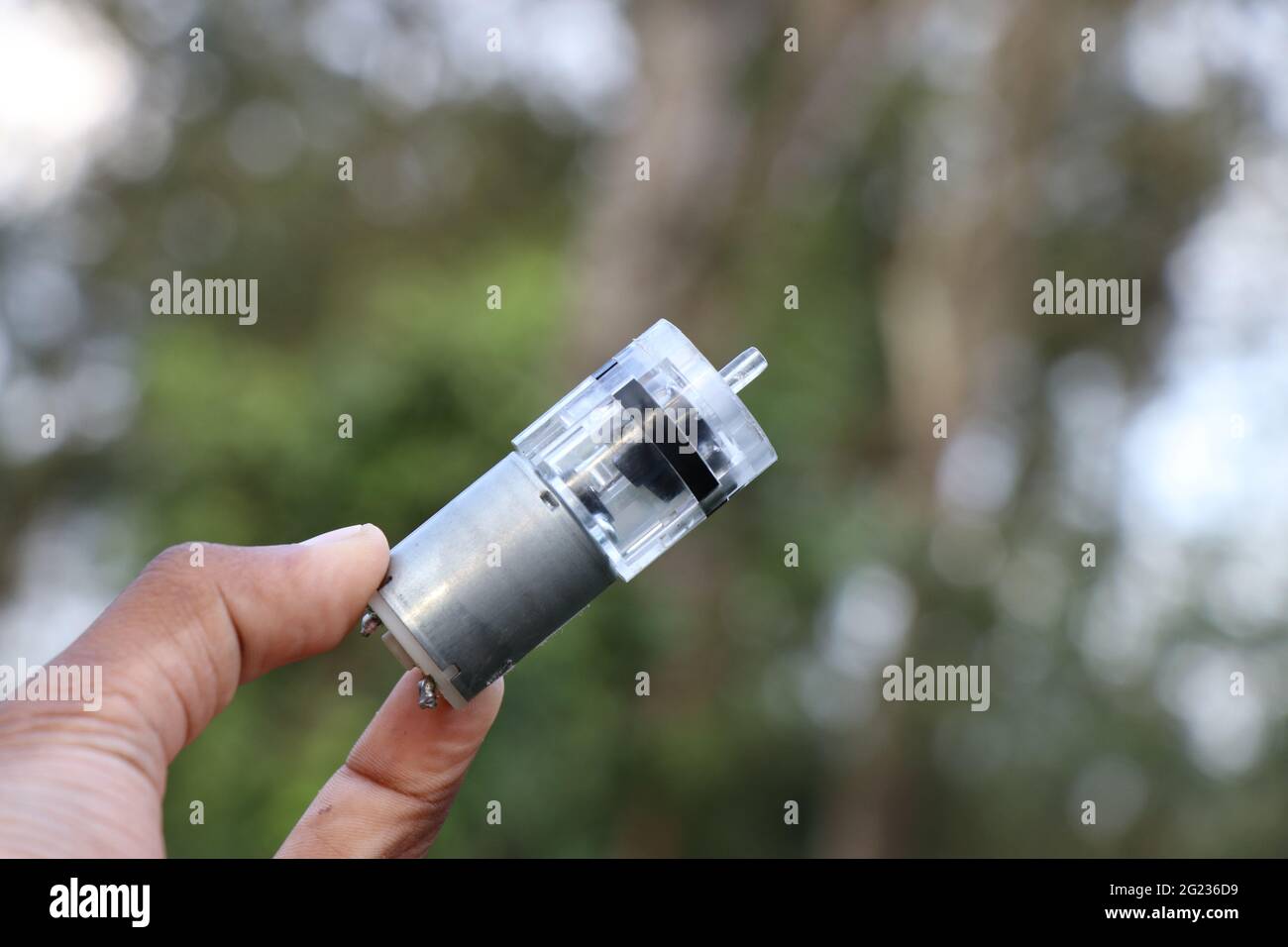 Air motor which is small and functions as air pump. Mini DC air pump ...