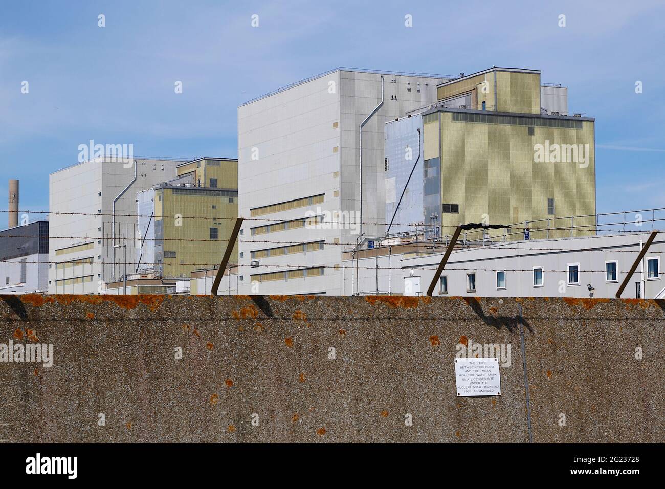 Power station in dungeness on beach hi-res stock photography and images ...