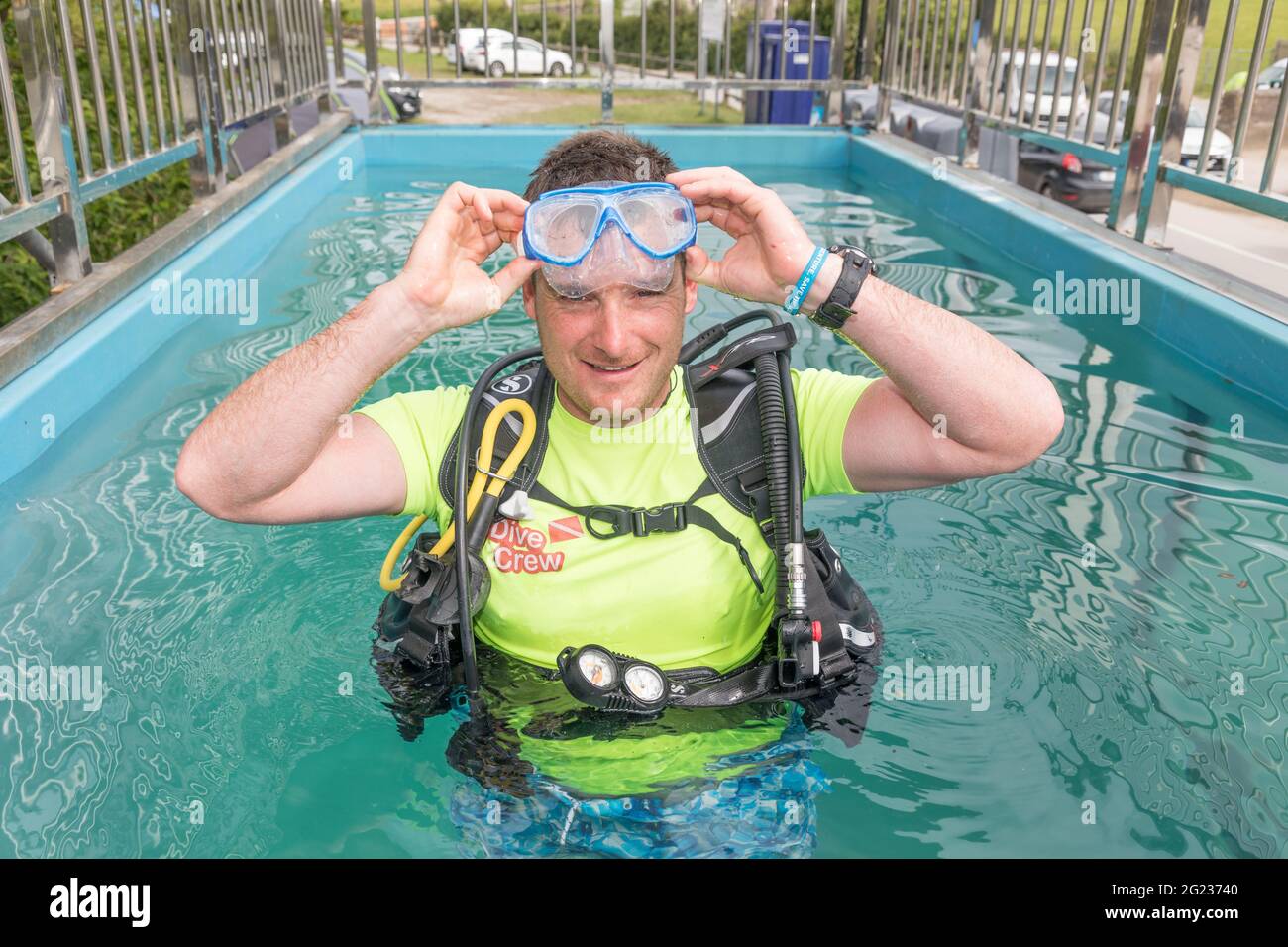 Dive into the pool hi-res stock photography and images - Alamy