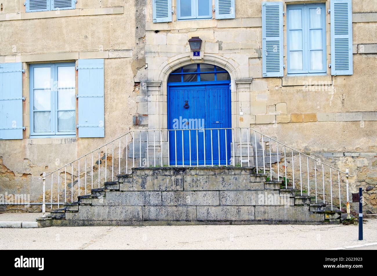 Crude window over hi-res stock photography and images - Alamy