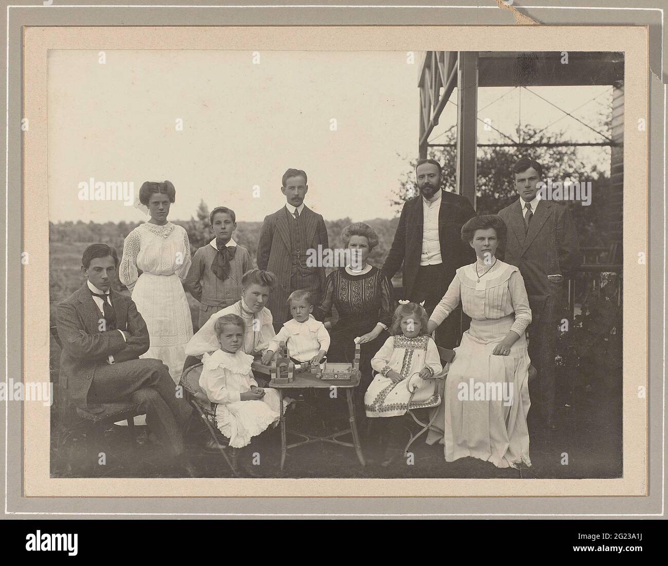 Group portrait of the Kessler family Stock Photo - Alamy