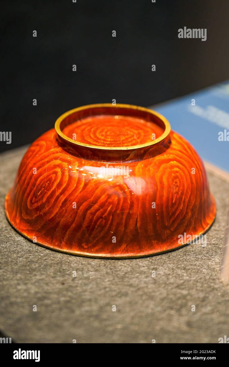 Chinese lacquer plate hi-res stock photography and images - Alamy