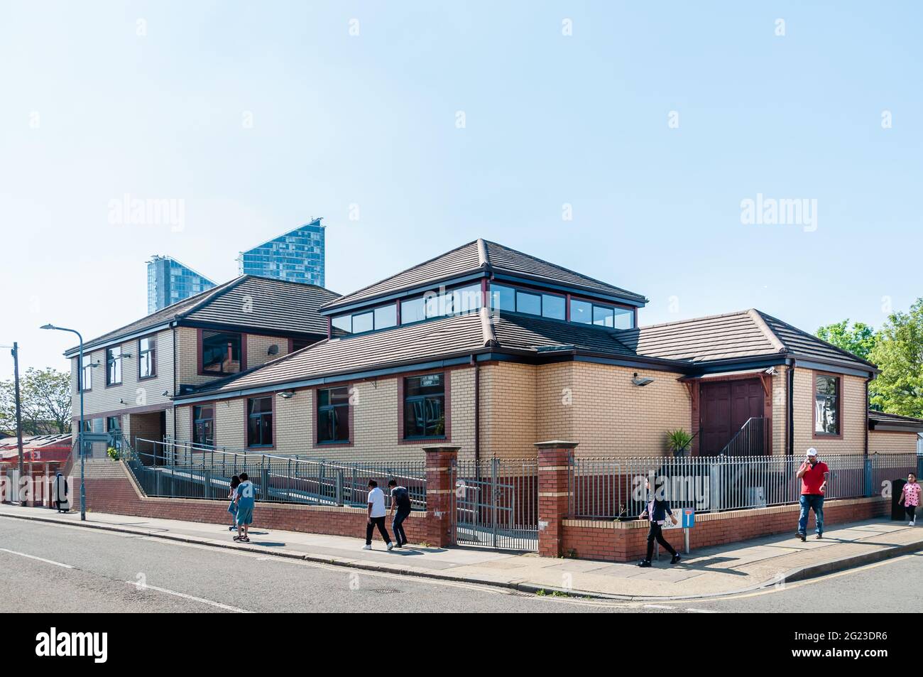 Modern mosque steps hi-res stock photography and images - Alamy