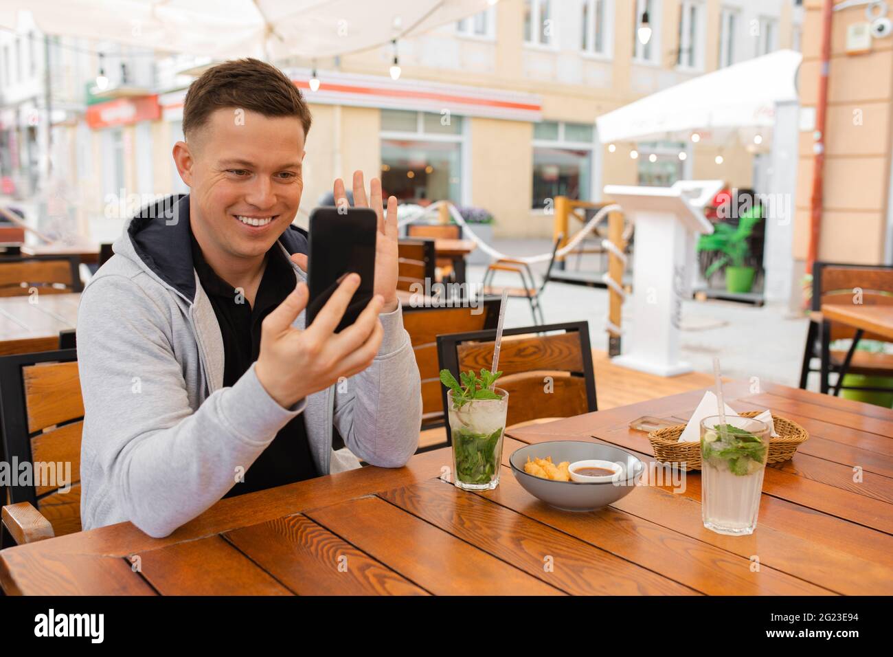 Eat phone call street hi-res stock photography and images - Alamy