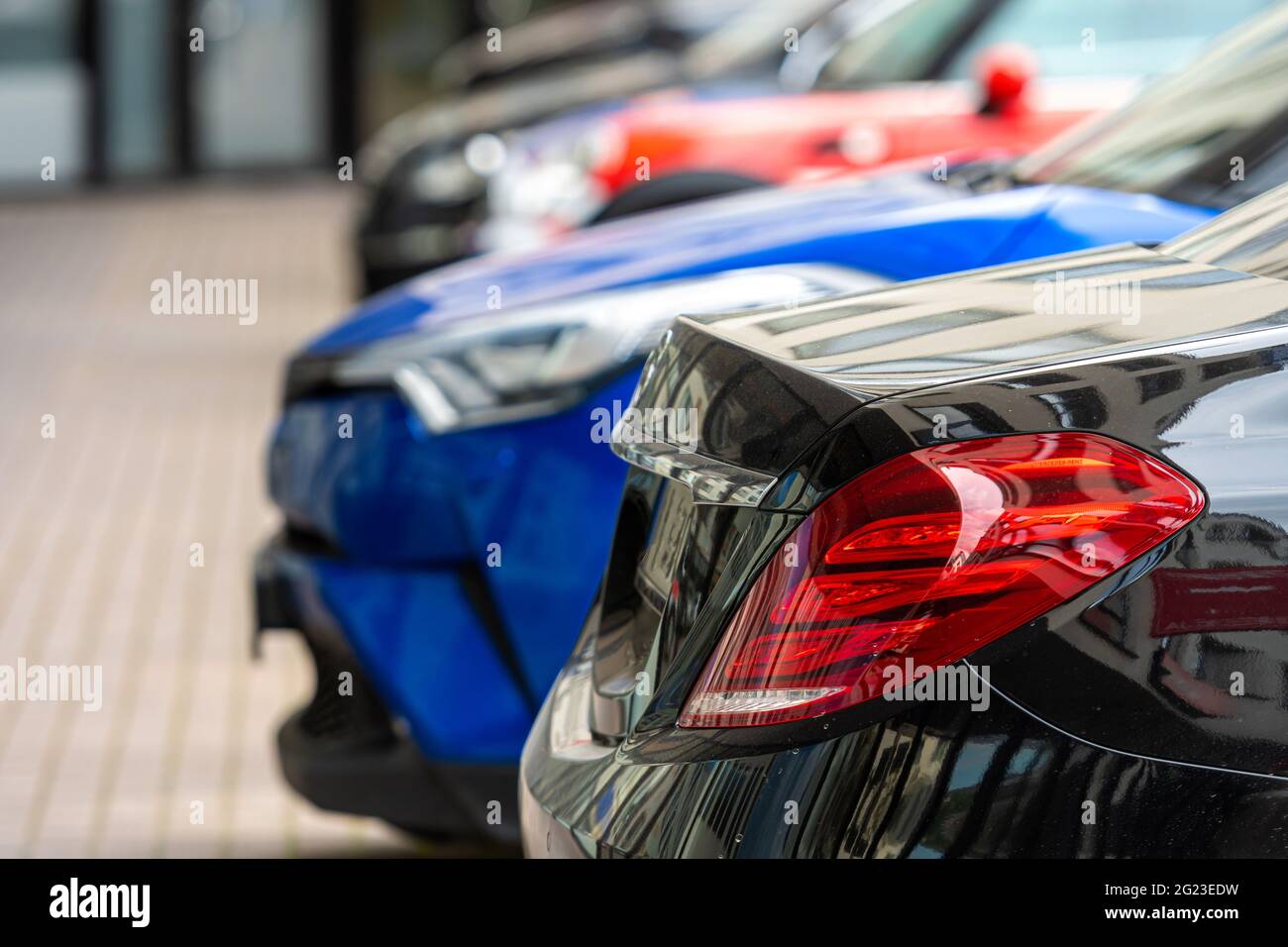 Back of pavement line hi-res stock photography and images - Alamy