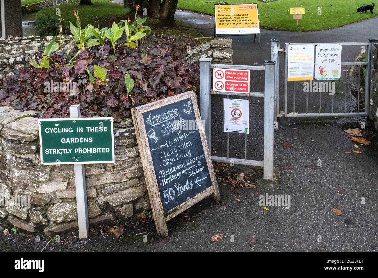 Park information signs hi-res stock photography and images - Alamy