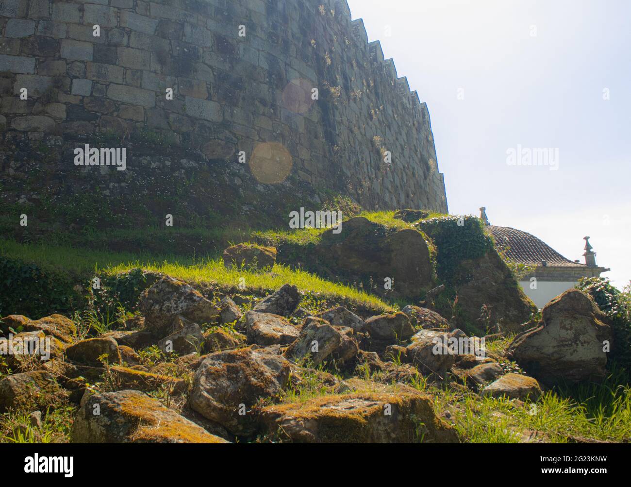 Overgrown castles hi-res stock photography and images - Alamy