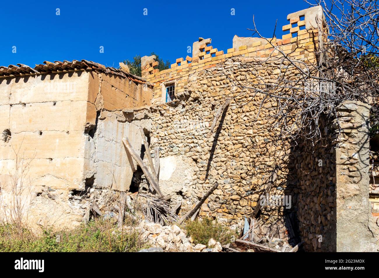 Old Rundown House in Rural Spain Stock Photo - Alamy