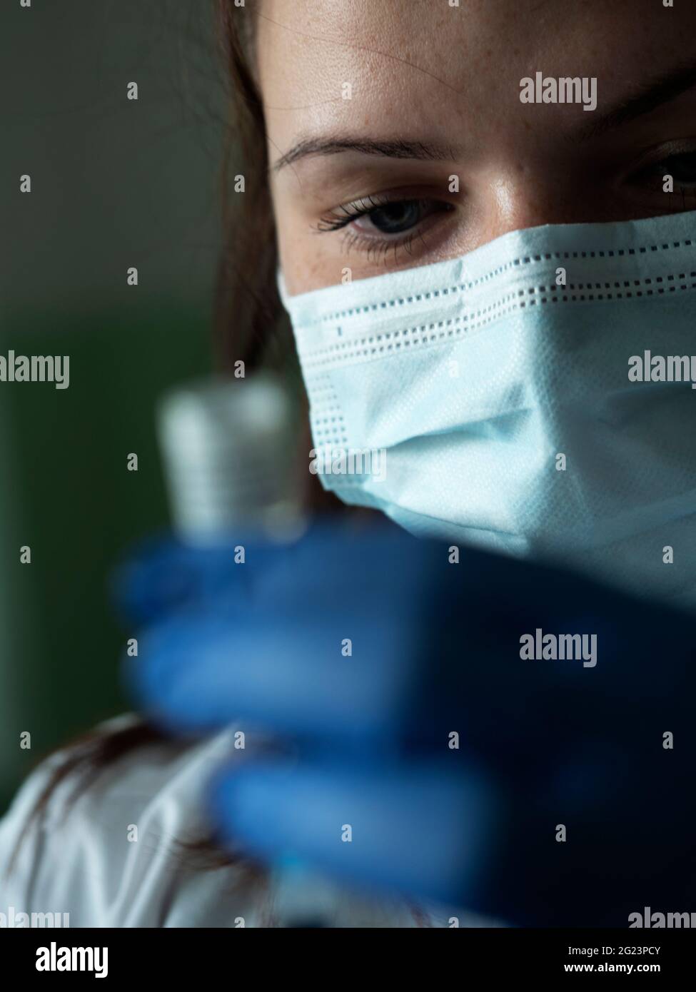 Vaccinator hi-res stock photography and images - Alamy