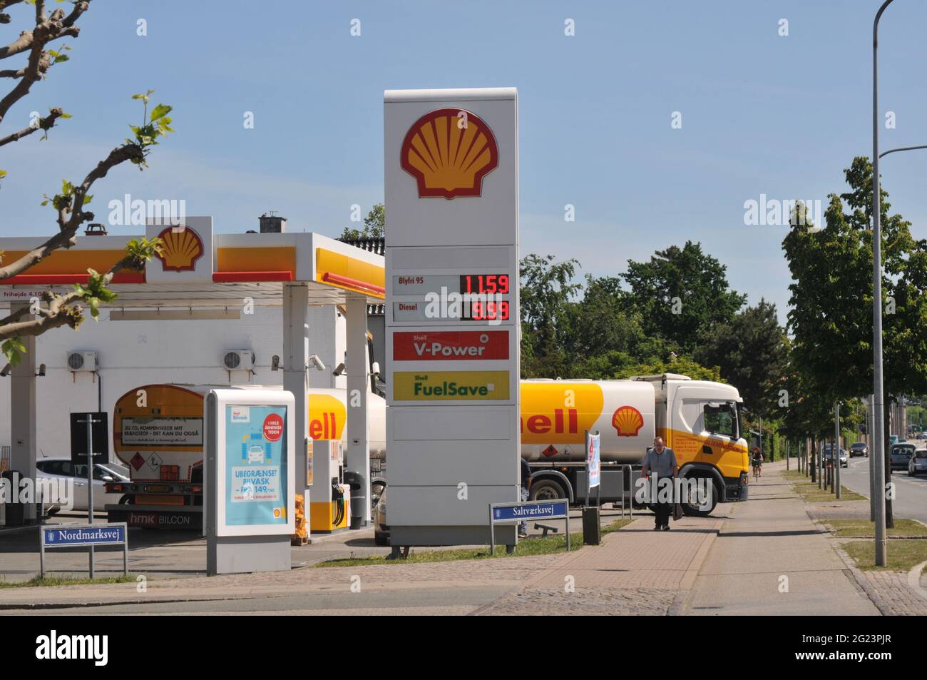 Royal dutch shell 2021 hi-res stock photography and images - Alamy