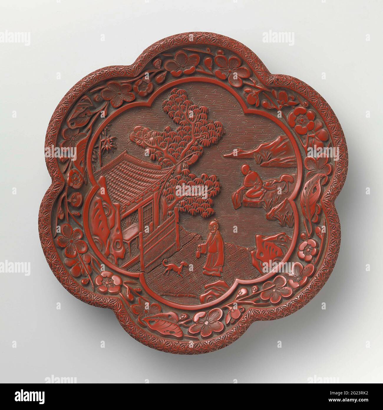 Six-Lobed Dish. Scale with lobed edge, sliced red lacquer. Decorated ...