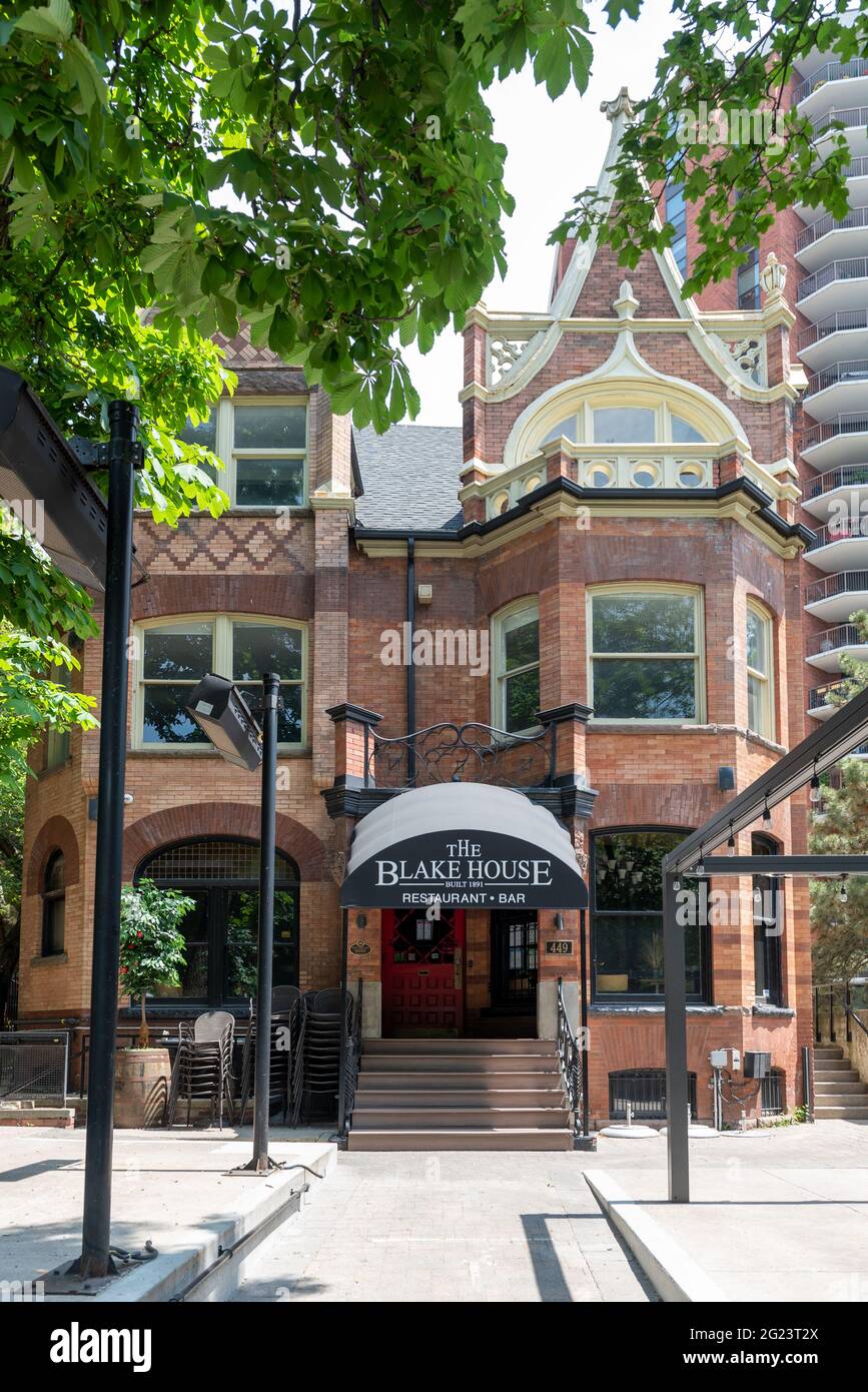 Colonial architecture of the Blake House, a heritage building in Jarvis ...
