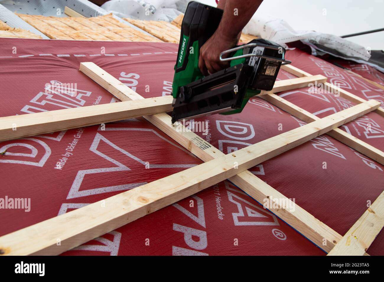 Installing roof battens hi-res stock photography and images - Alamy