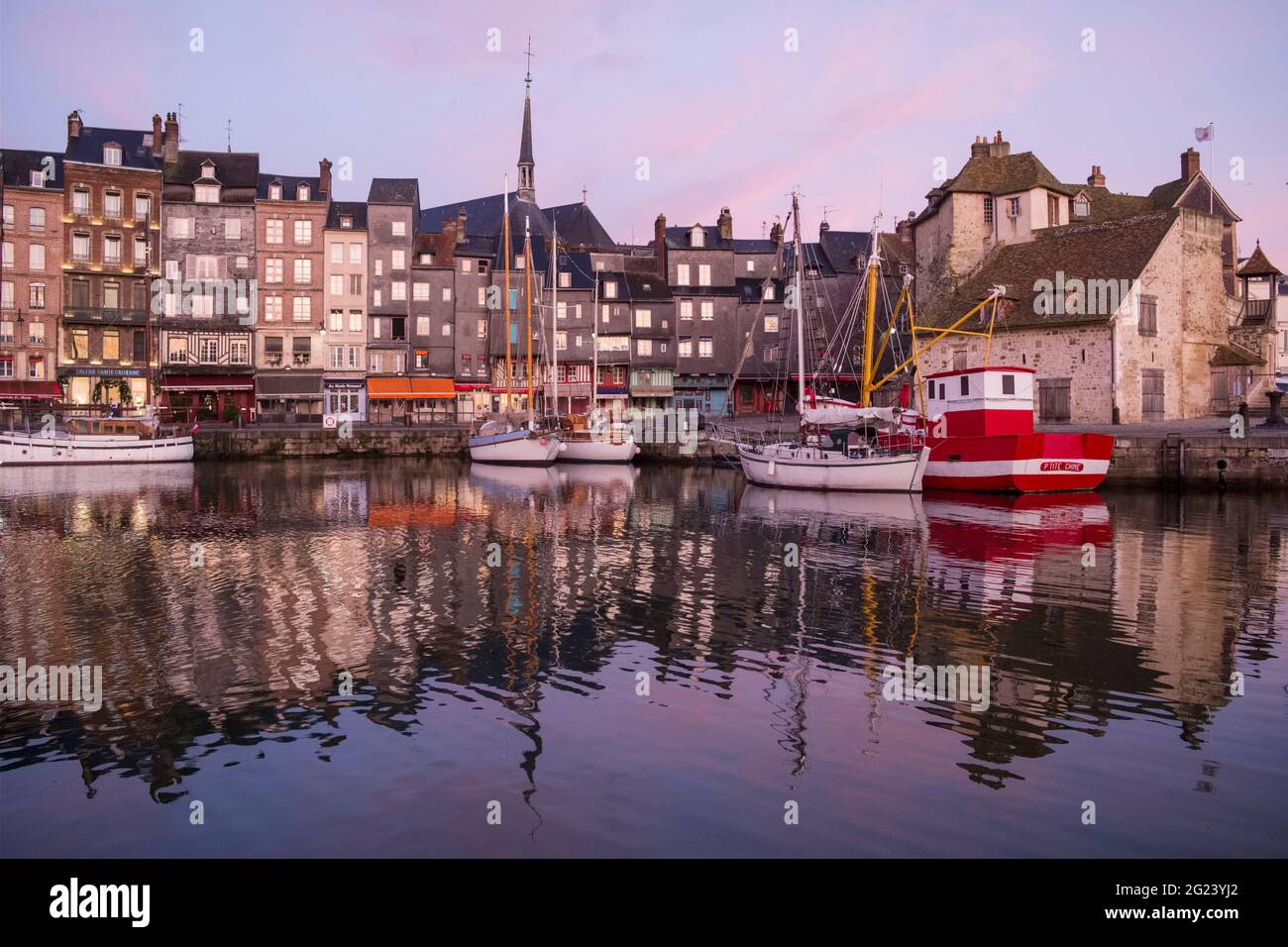 Honfleur (Normandy, northern France): the “Vieux Bassin" (Old Dock ...