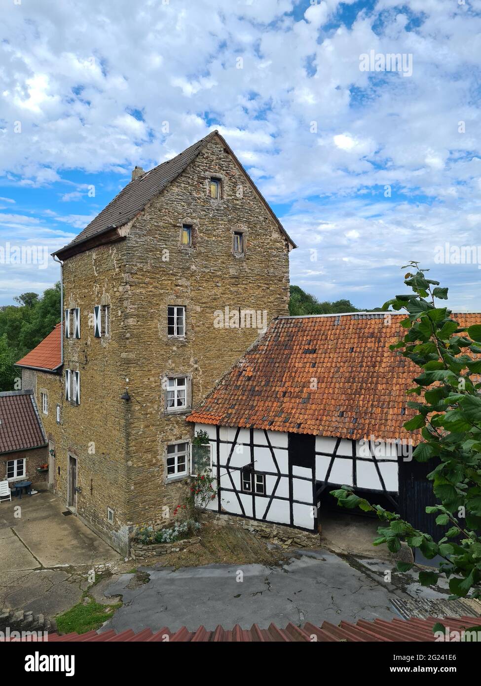 Gräfgenstein Castle in Ratingen is a medieval hilltop castle Stock ...