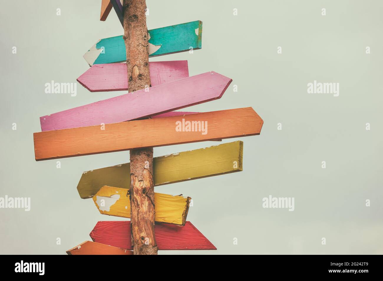 Old green wooden arrow on hi-res stock photography and images - Alamy