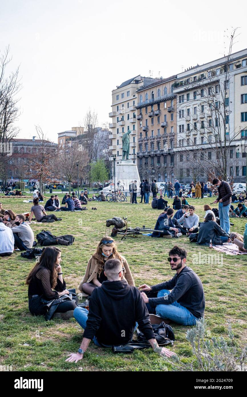 Milan - Covid-19 - Last Saturday in the reinforced orange area. Piazza ...