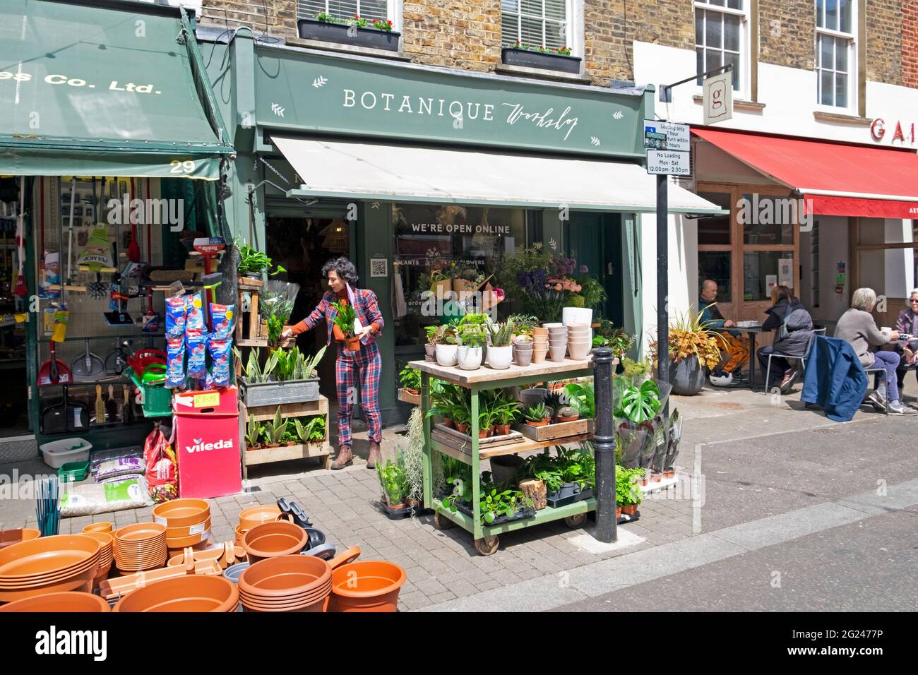 Botanique workshop hi-res stock photography and images - Alamy