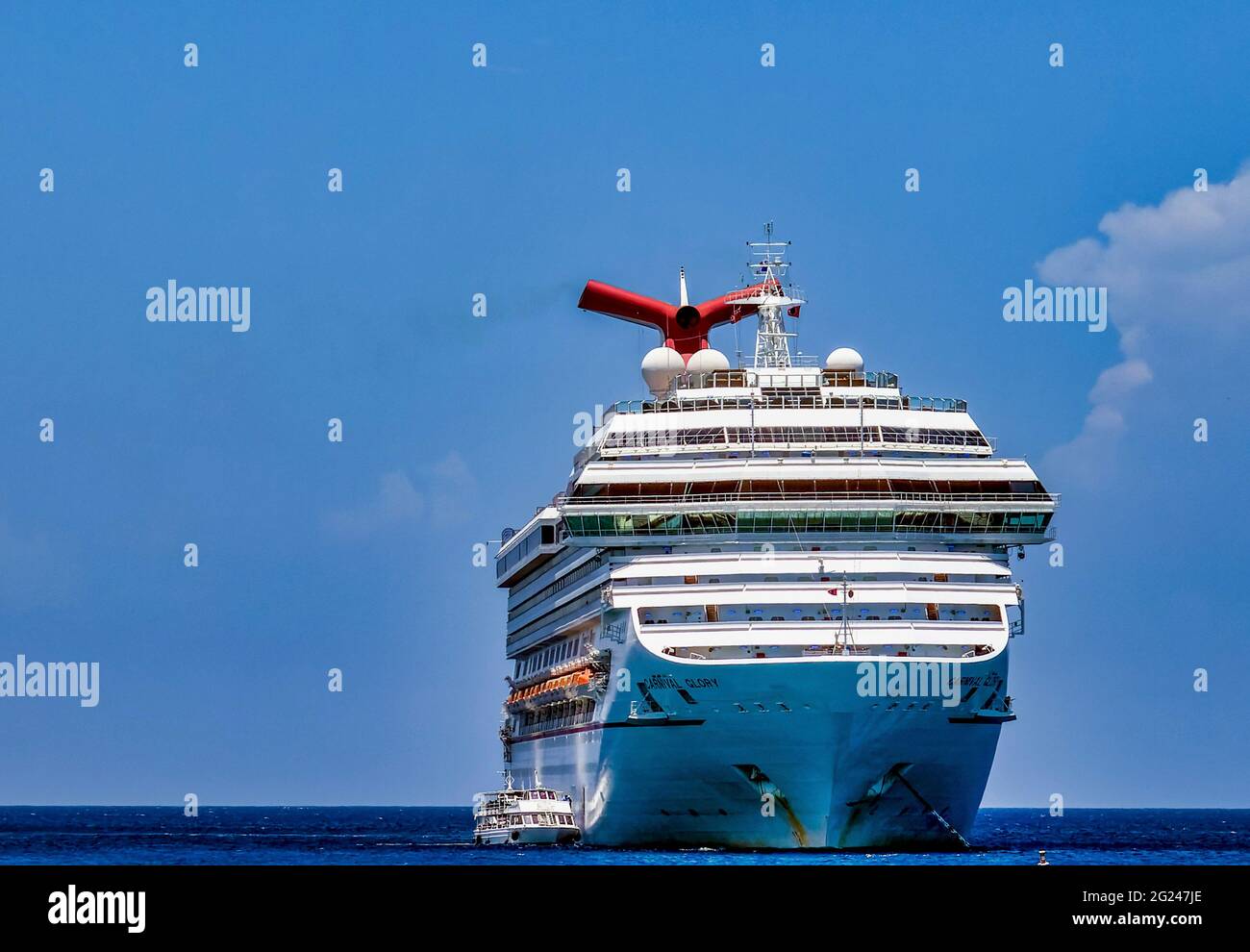 Cruise Ship Off The Shore Of A Caribbean Island Stock Photo Alamy cruise-ship-off-the-shore-of-a-caribbean-island-stock-photo-alamy