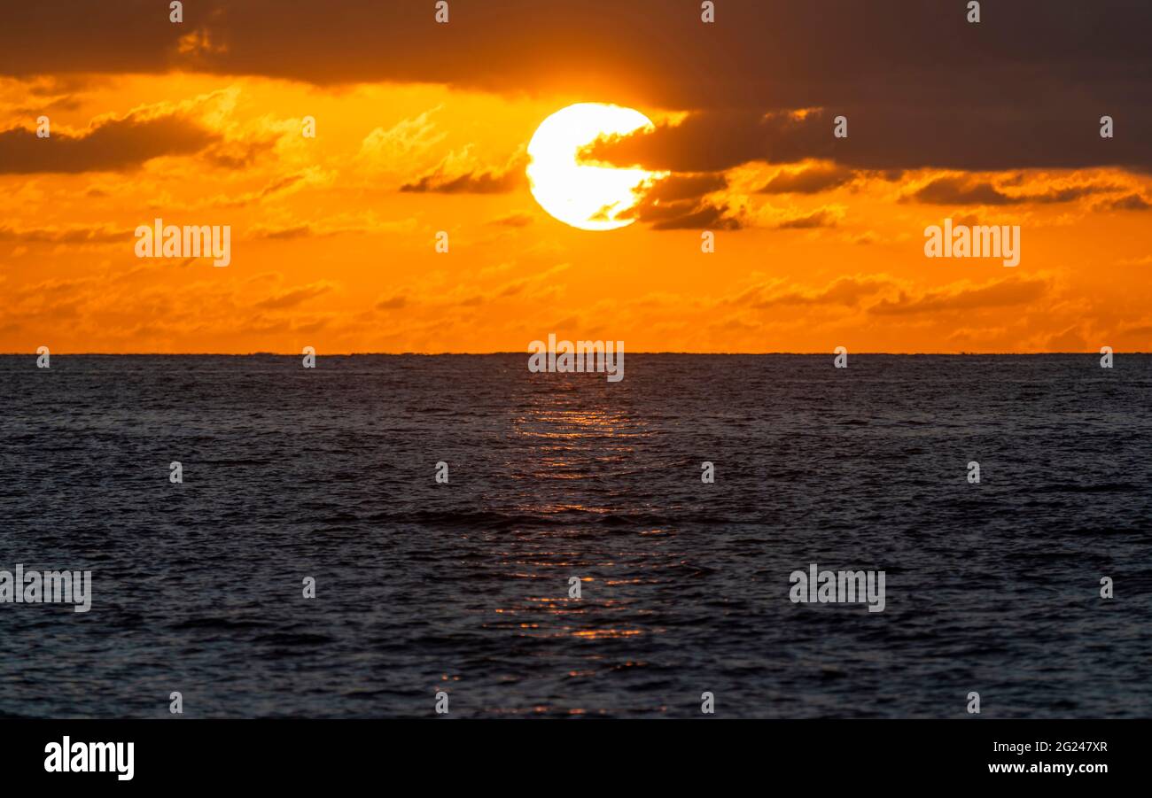 Ball of the sun hi-res stock photography and images - Alamy